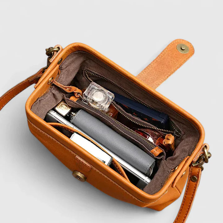 MARIBEL | Sac à bandoulière structuré en cuir – Ava & Lila